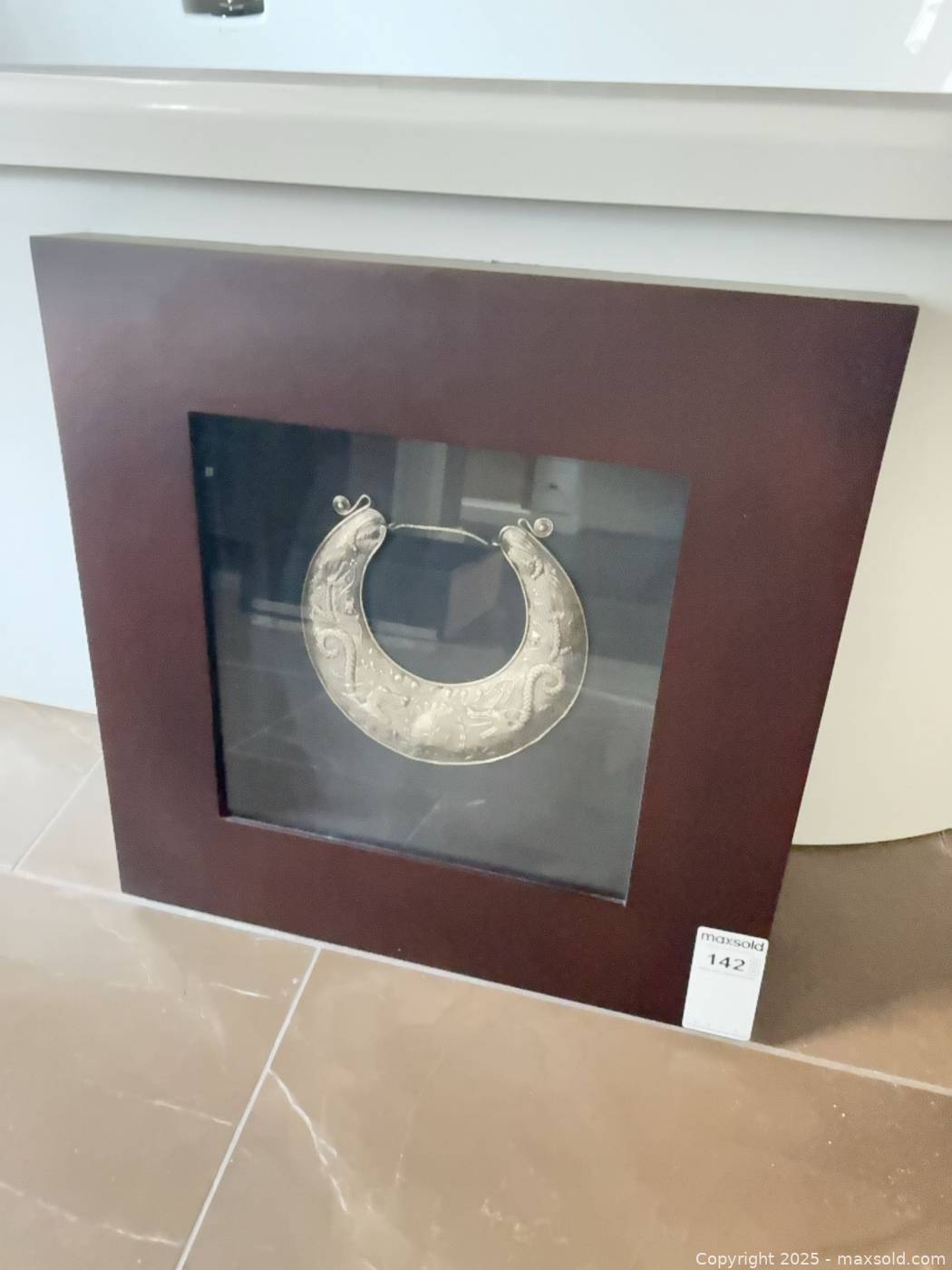 21" square wood shadow box wall art | Maxsold