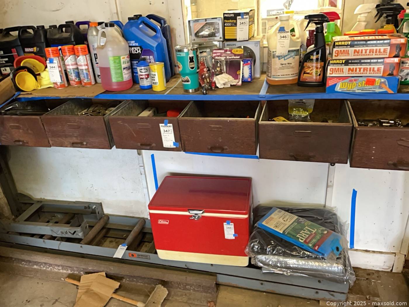 Six drawers of assorted hand tools | Maxsold