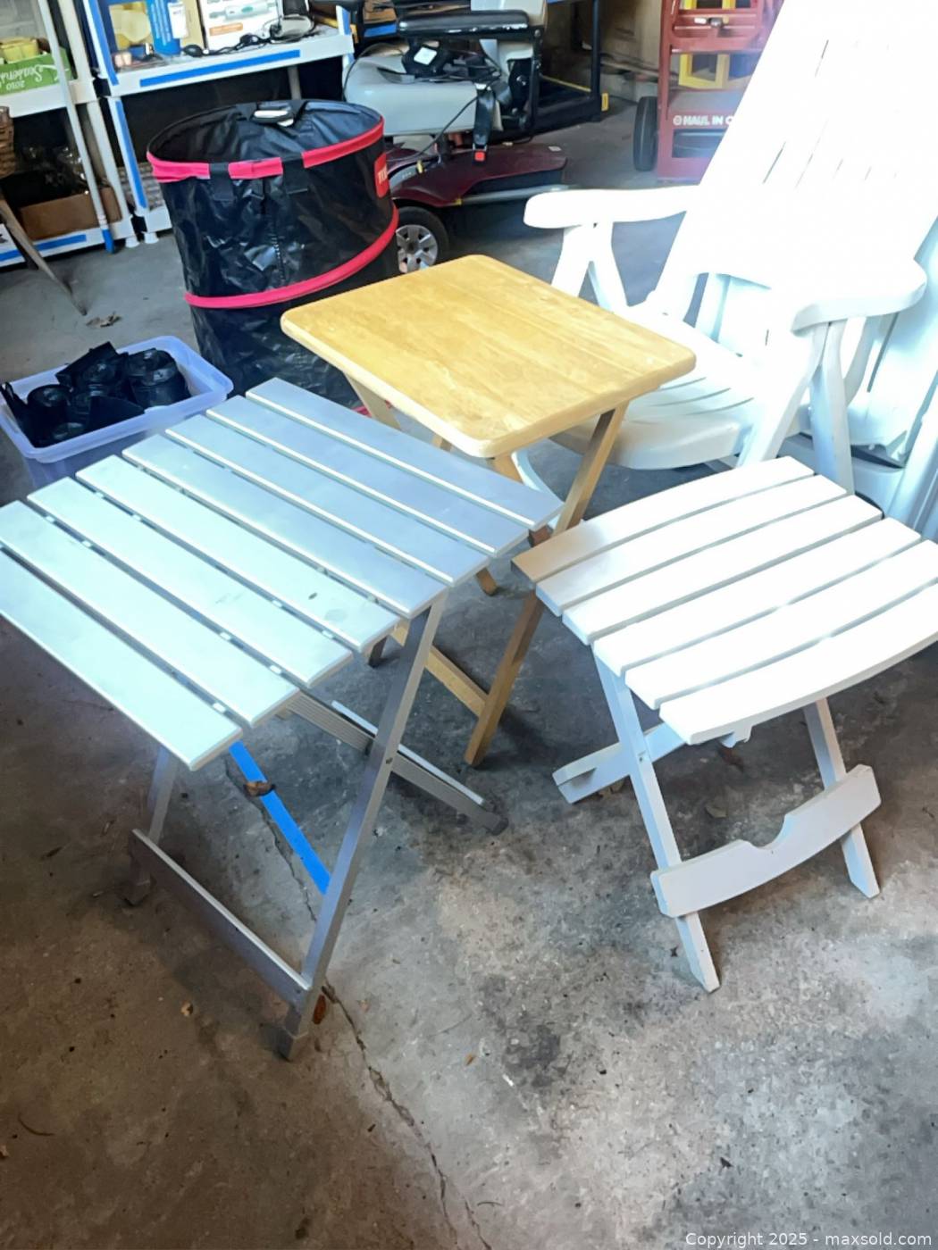 Folding outdoor chairs and side tables | Maxsold