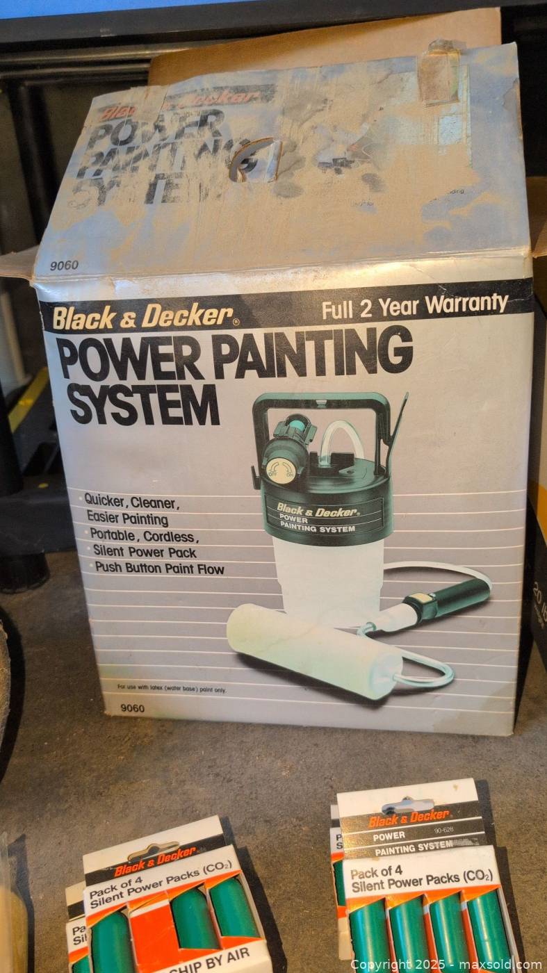 Black & Decker 9060 Power Painting System with assorted painting ...