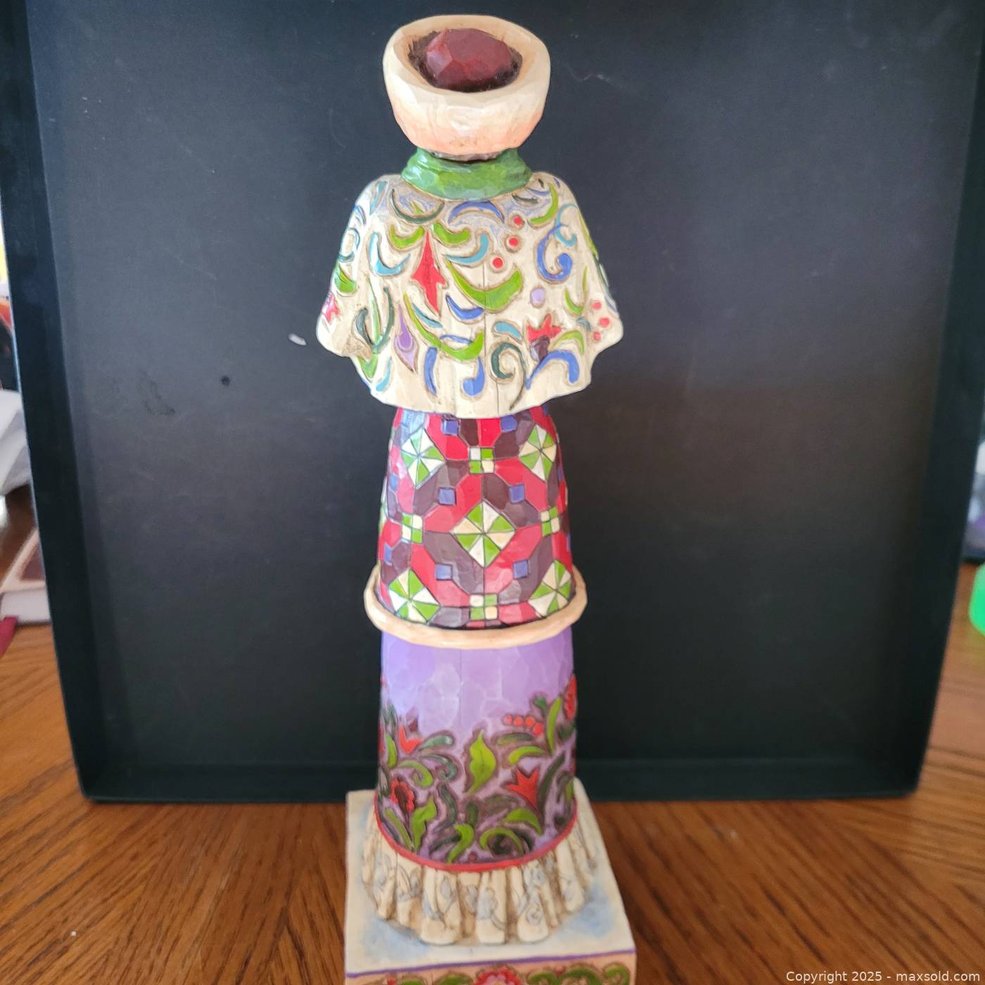 Jim Shore Heartwood Creek Woman Caroler Figurine | Maxsold