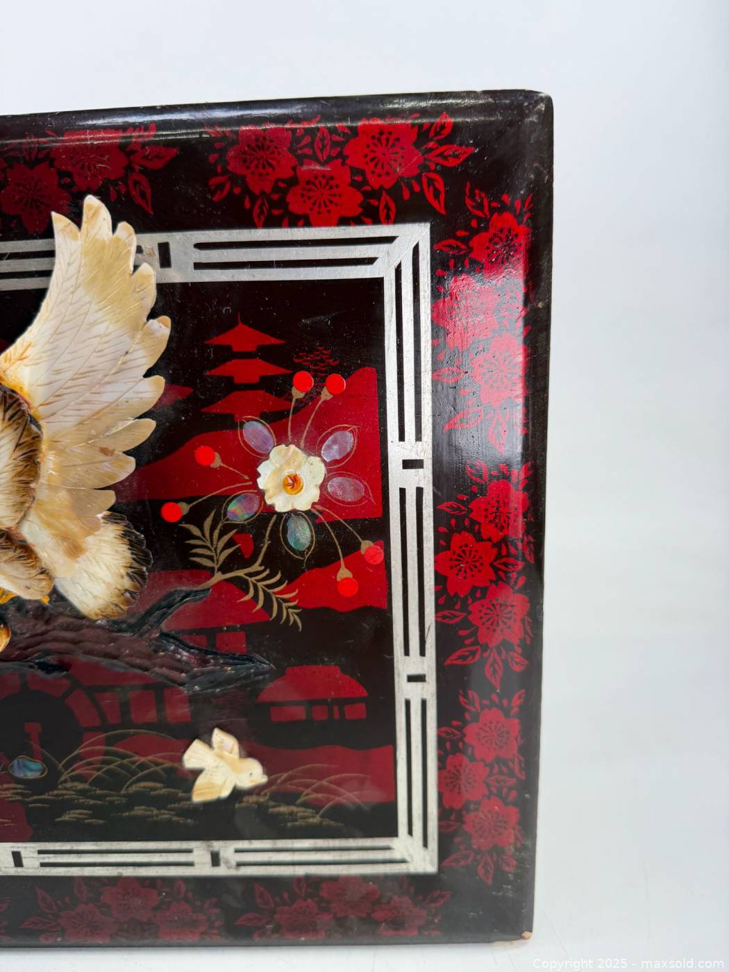 Japanese lacquer shell inlay photo album music box | Maxsold