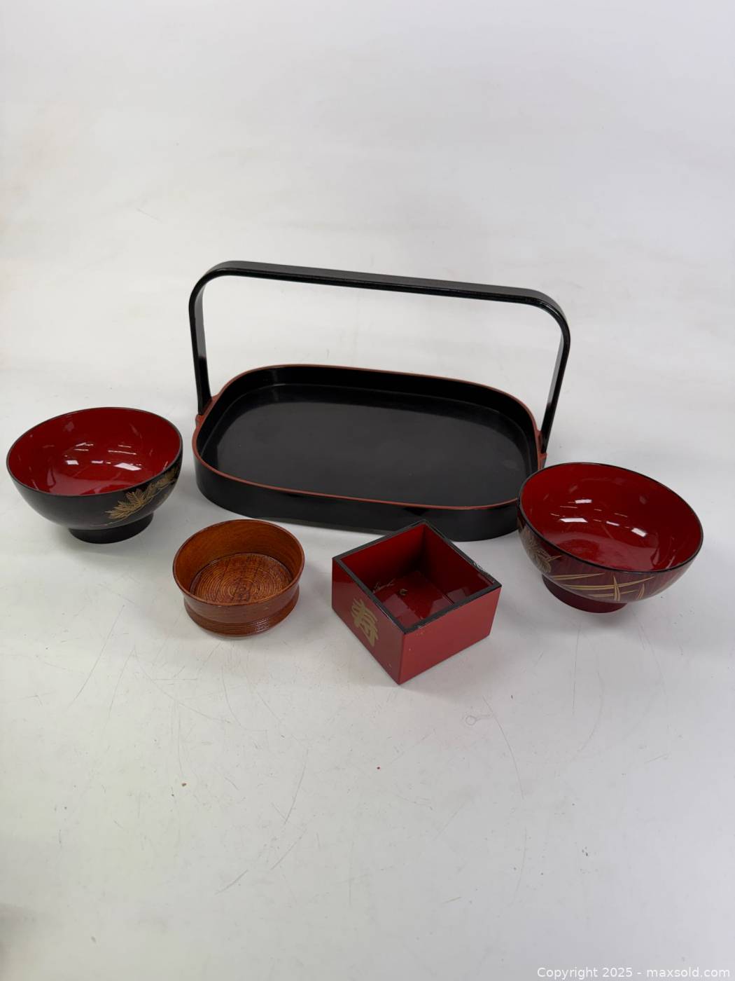 Vintage Japanese lacquerware tray, bowls, box | Maxsold
