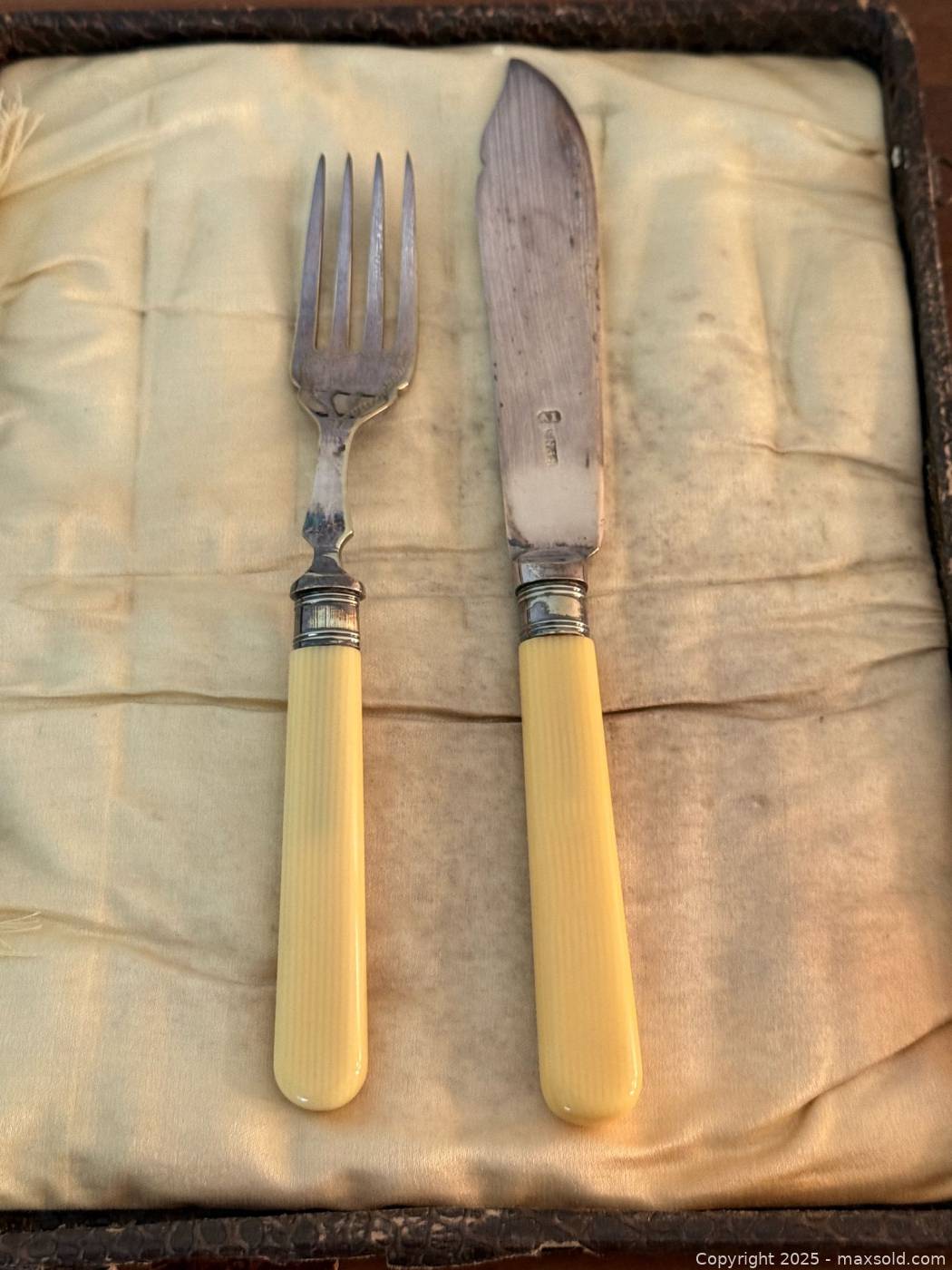 Silver plated fish knives and forks with case | Maxsold