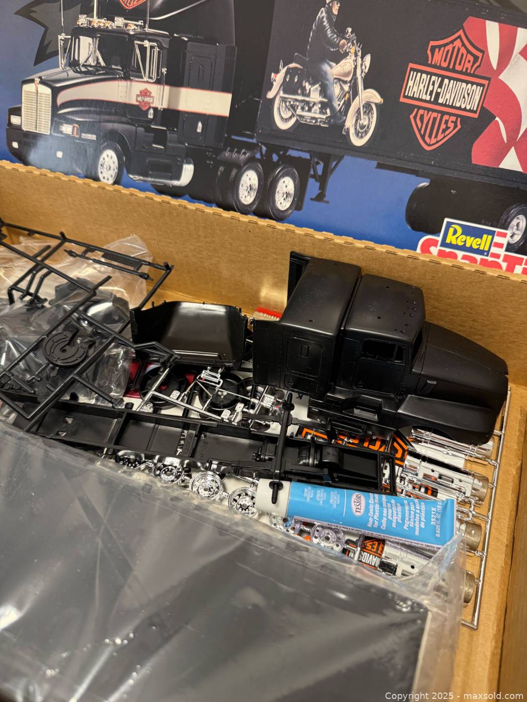 Harley Davidson Tractor Trailer Revell Model | Maxsold