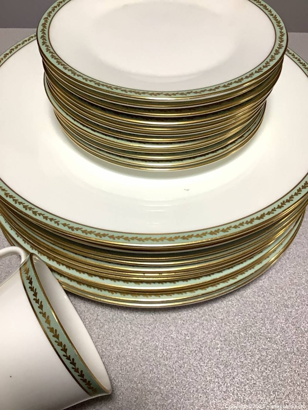 Minton Milford bone china dinnerware 52-piece set | Maxsold