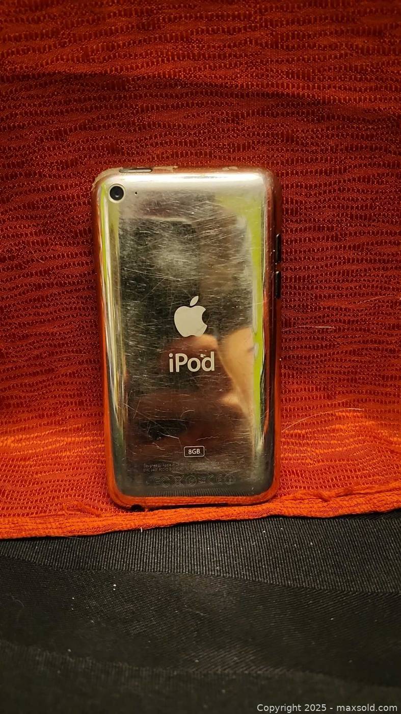 Apple iPod touch 1st gen 8GB | Maxsold
