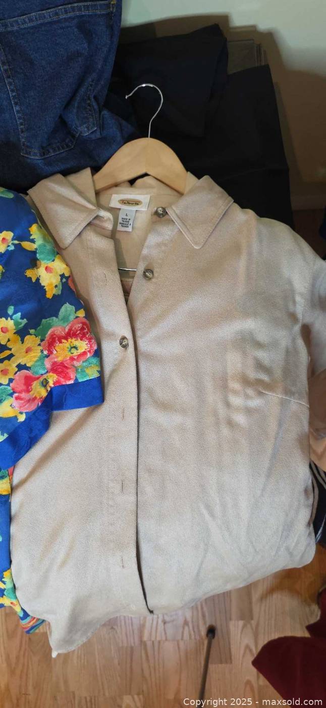 Assorted Talbots Women’s Clothing NWT & others | Maxsold