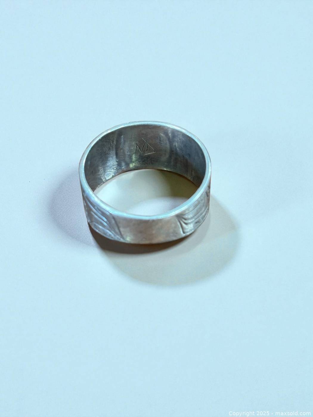 14k Gold & Sterling Silver First Nations Ring Size 10.5 | Maxsold