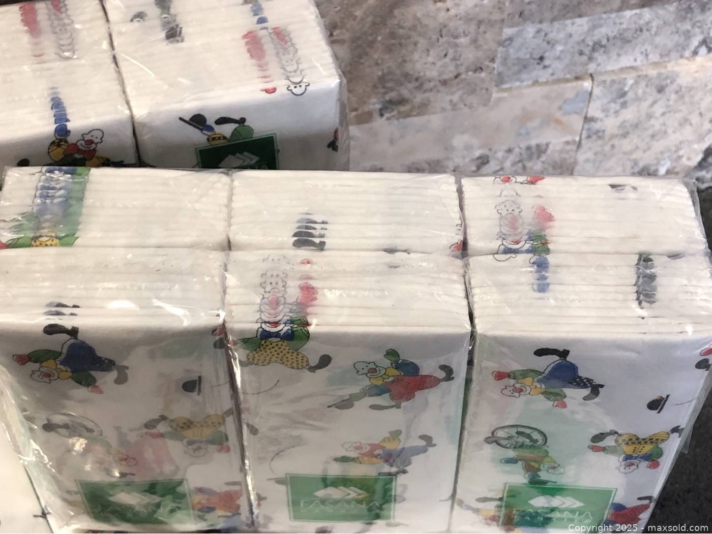 24 pocket tissue packs, sealed | Maxsold