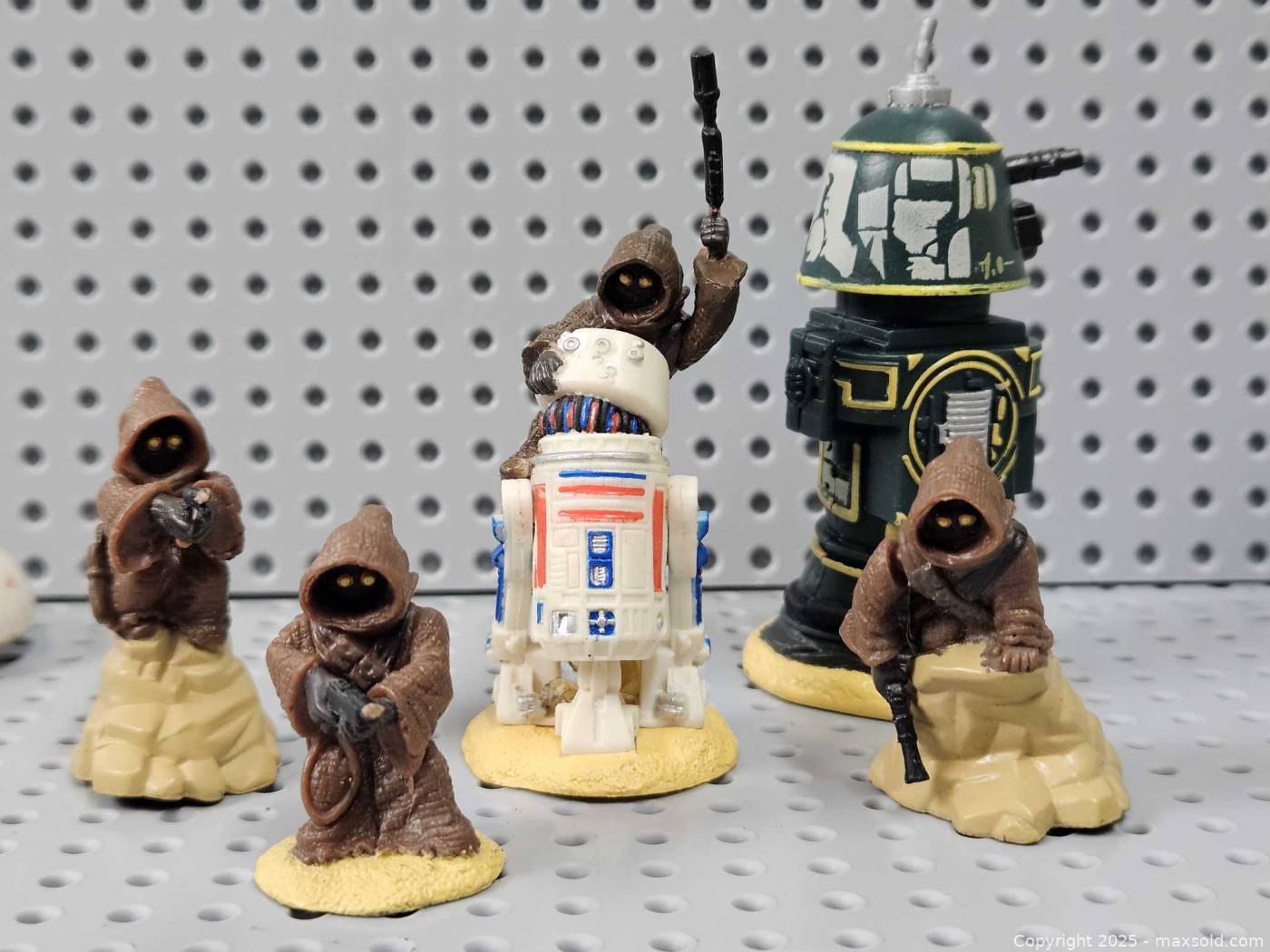 Star Wars Figures, Lego Rotta, Kenner Hatch, Dunkin Donuts Magnets ...