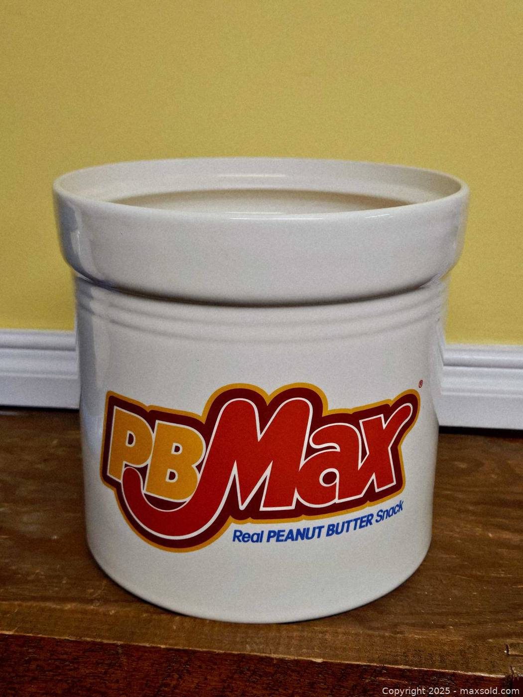 Nabisco girl and PB Max cookie jars | Maxsold