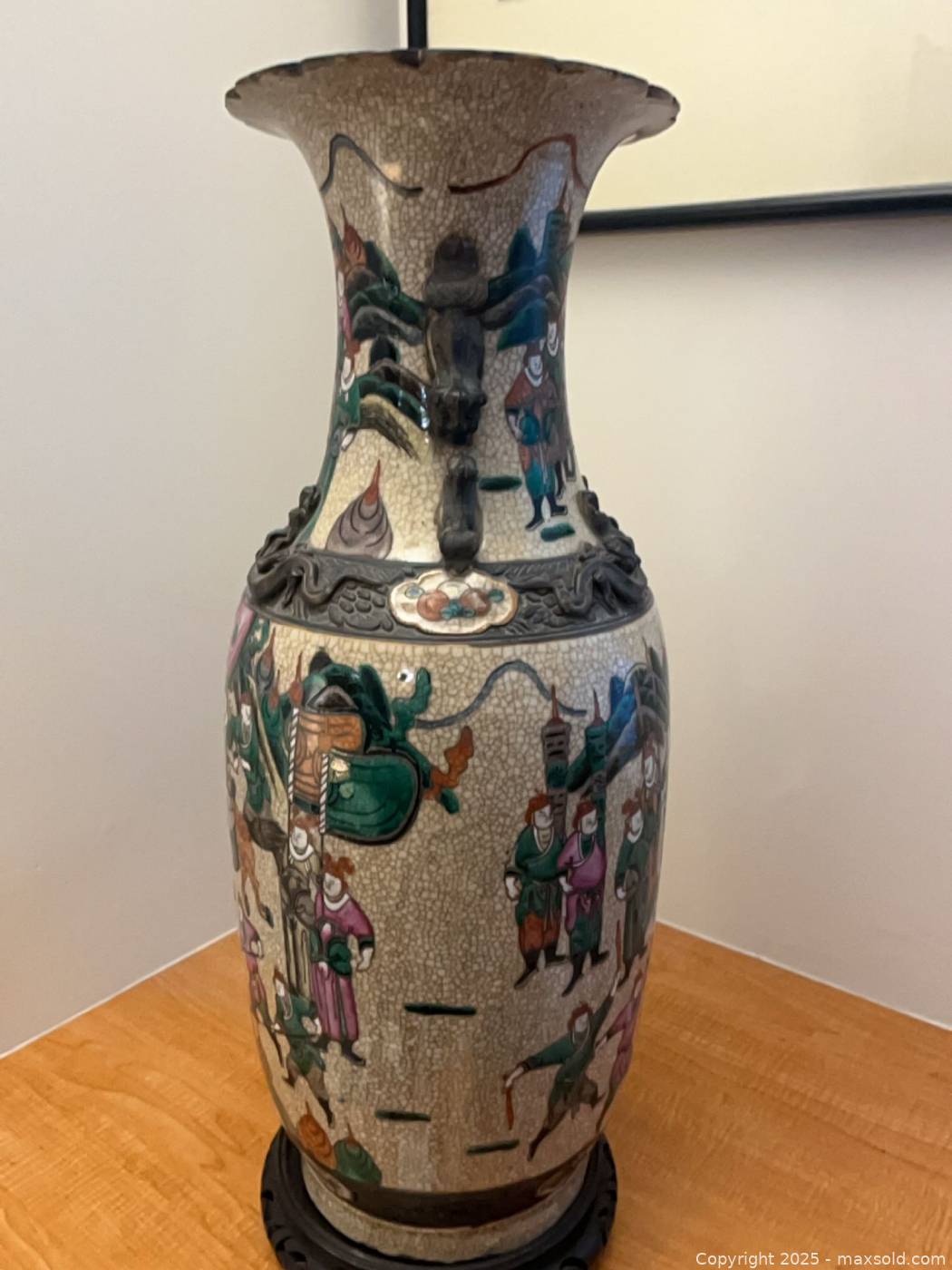 Chinese Nanking polychrome crackle glaze vase | Maxsold