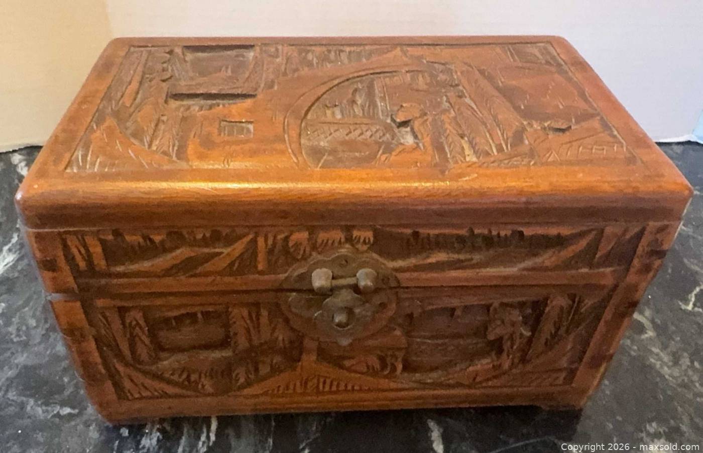 Vintage teak hand-carved landscape jewelry box | Maxsold
