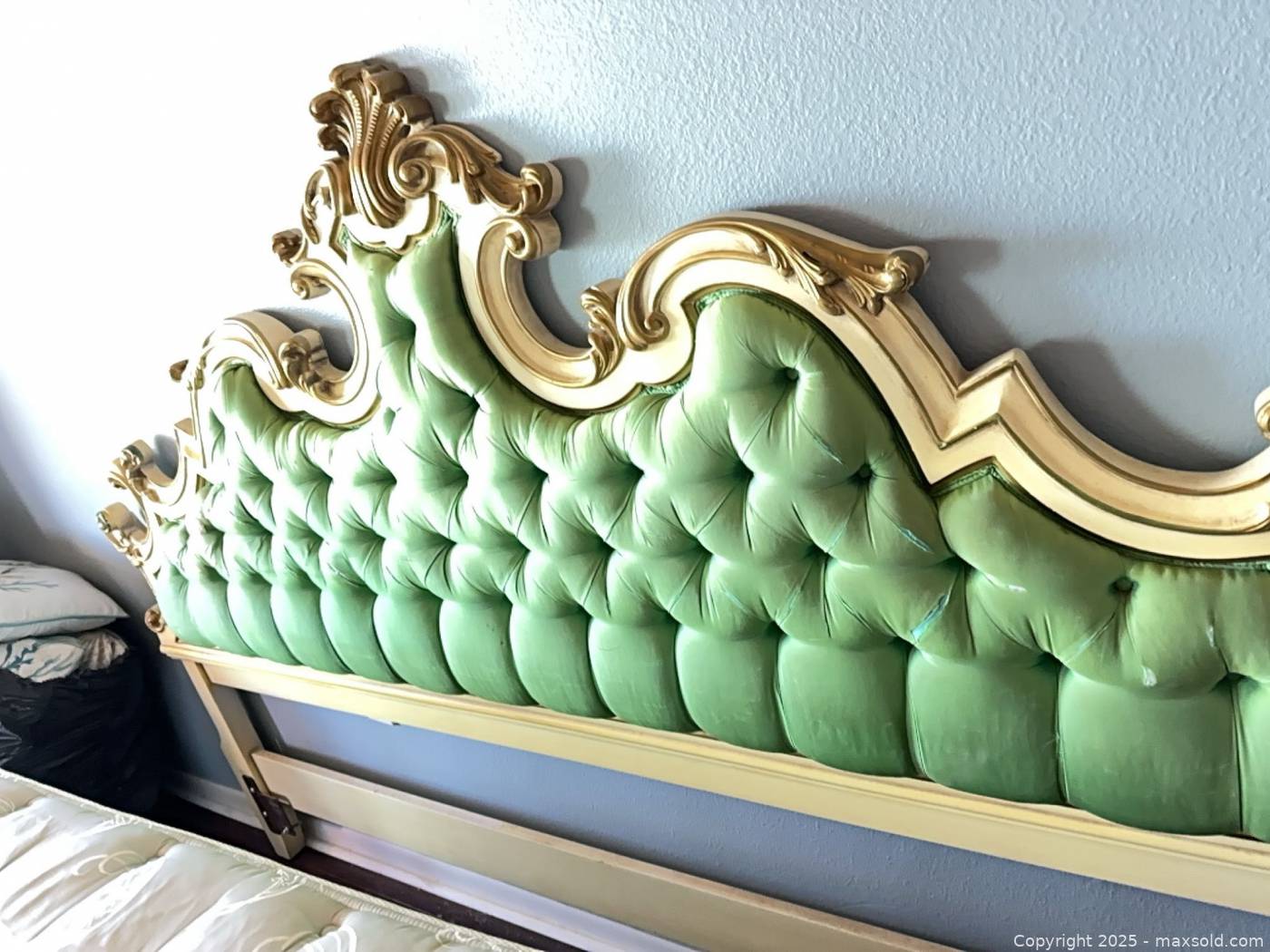 King Rococo Style Green Tufted Headboard | Maxsold