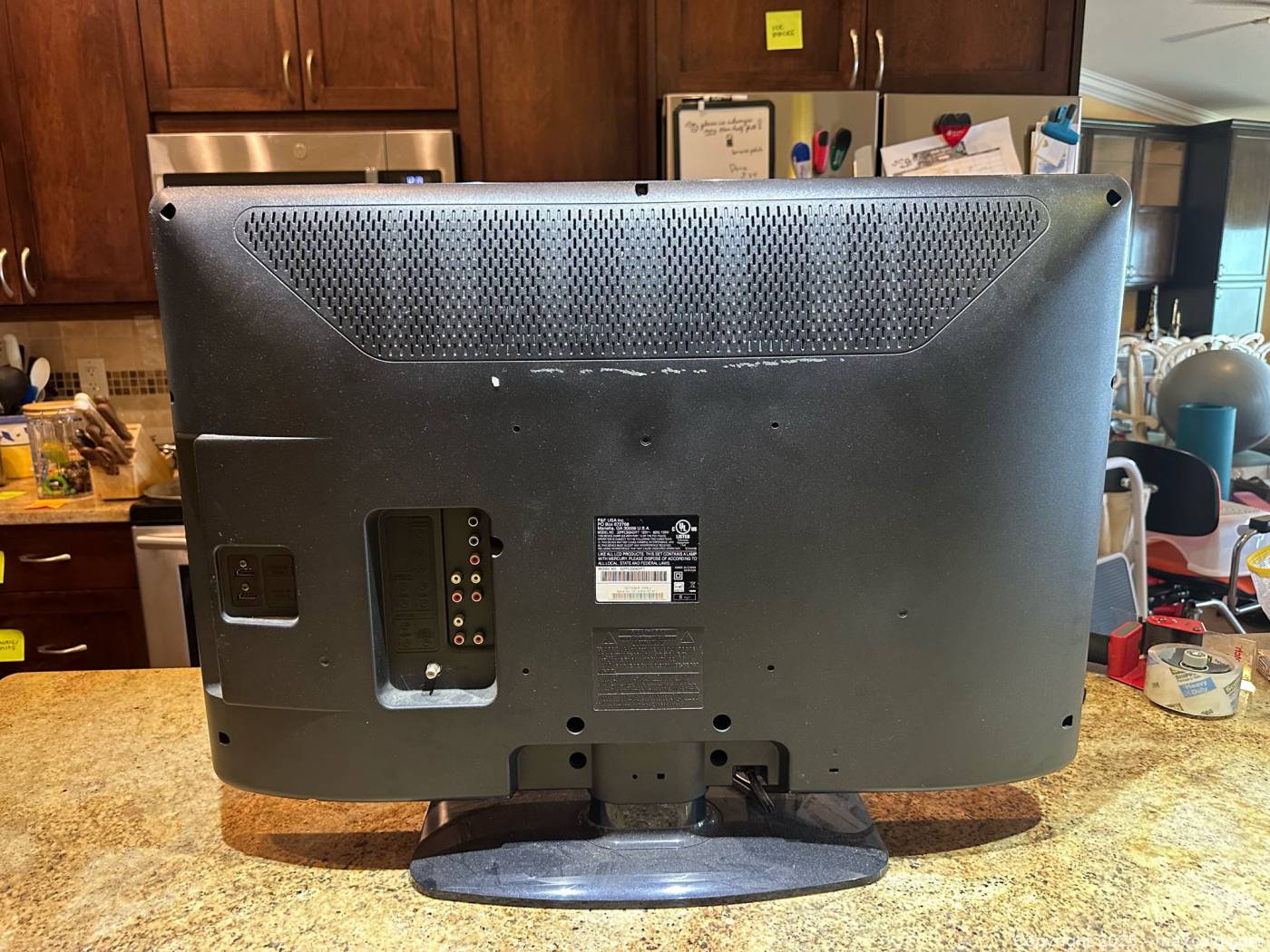 Philips 32PFL3504D/F7 32" LCD TV | Maxsold