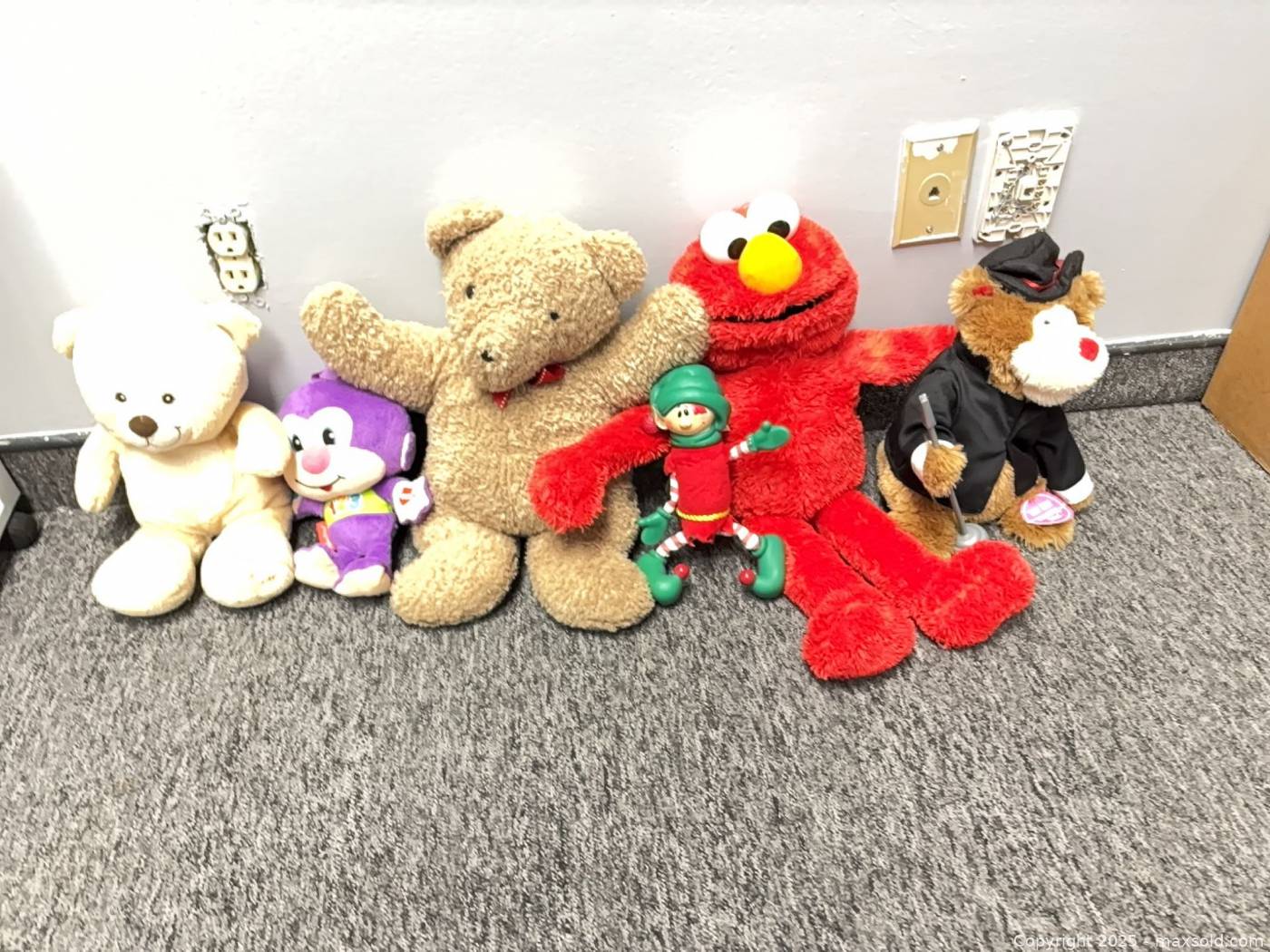 Olaf plush, Big Hug Elmo, Fisher-Price interactive monkey and 4 teddy ...