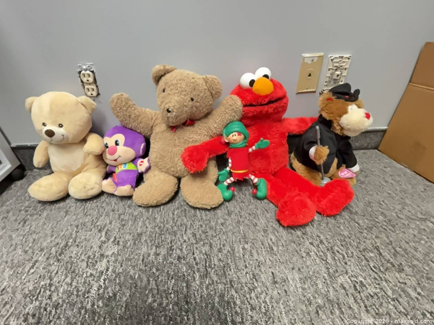 Olaf plush, Big Hug Elmo, Fisher-Price interactive monkey and 4 teddy ...