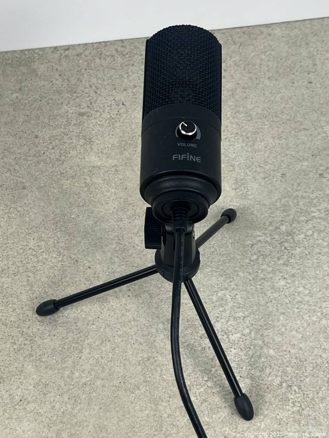 Fifine USB Condenser Microphone With Tripod | Maxsold