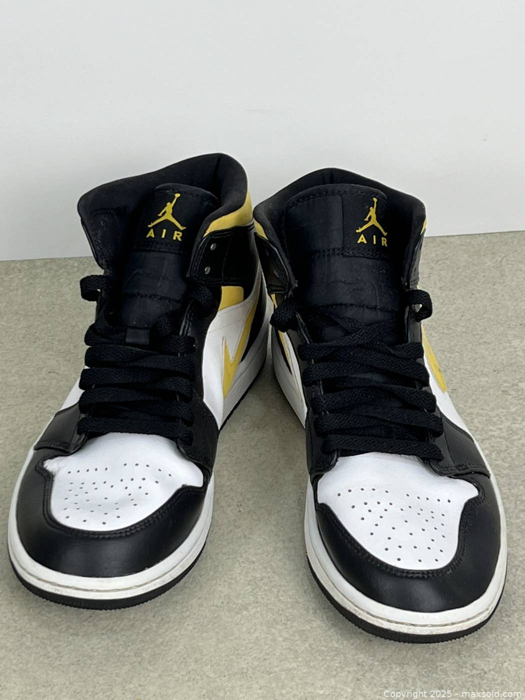 Nike Air Jordan 1 Mid Pollen US 8 EU 42 | Maxsold