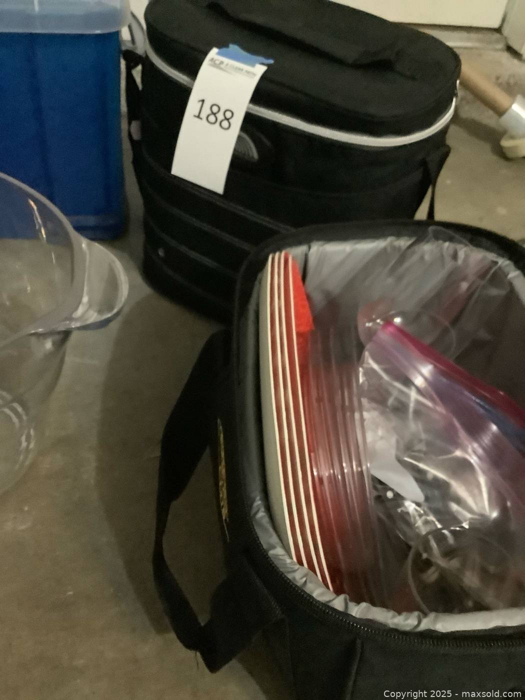 Ice buckets, coolers, picnic supplies | Maxsold