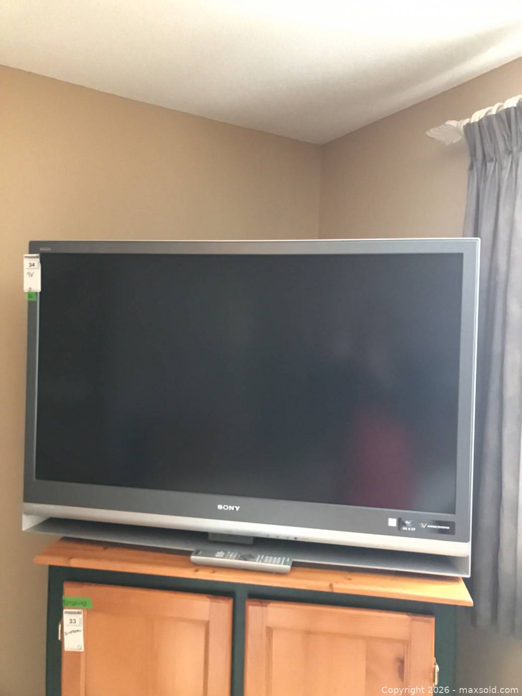 Sony 50" Wega Engine 3LCD Television | Maxsold