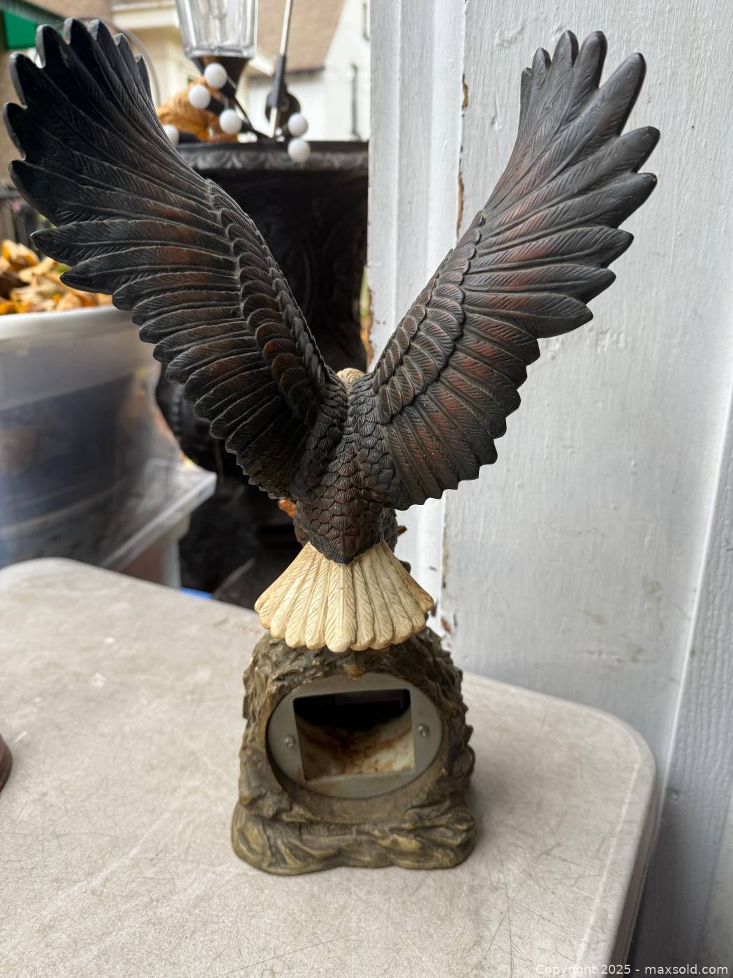 Vintage eagle figurine mantel clock | Maxsold