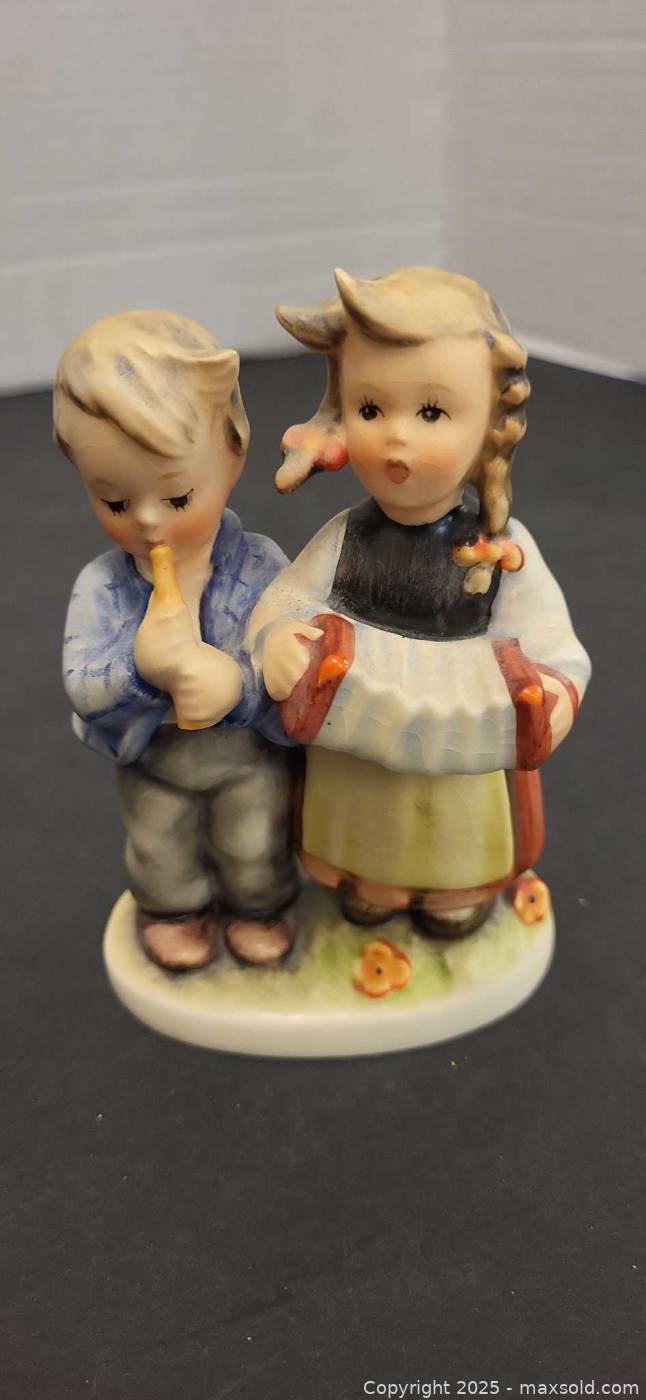 Hummel porcelain figurines, 3 pieces | Maxsold