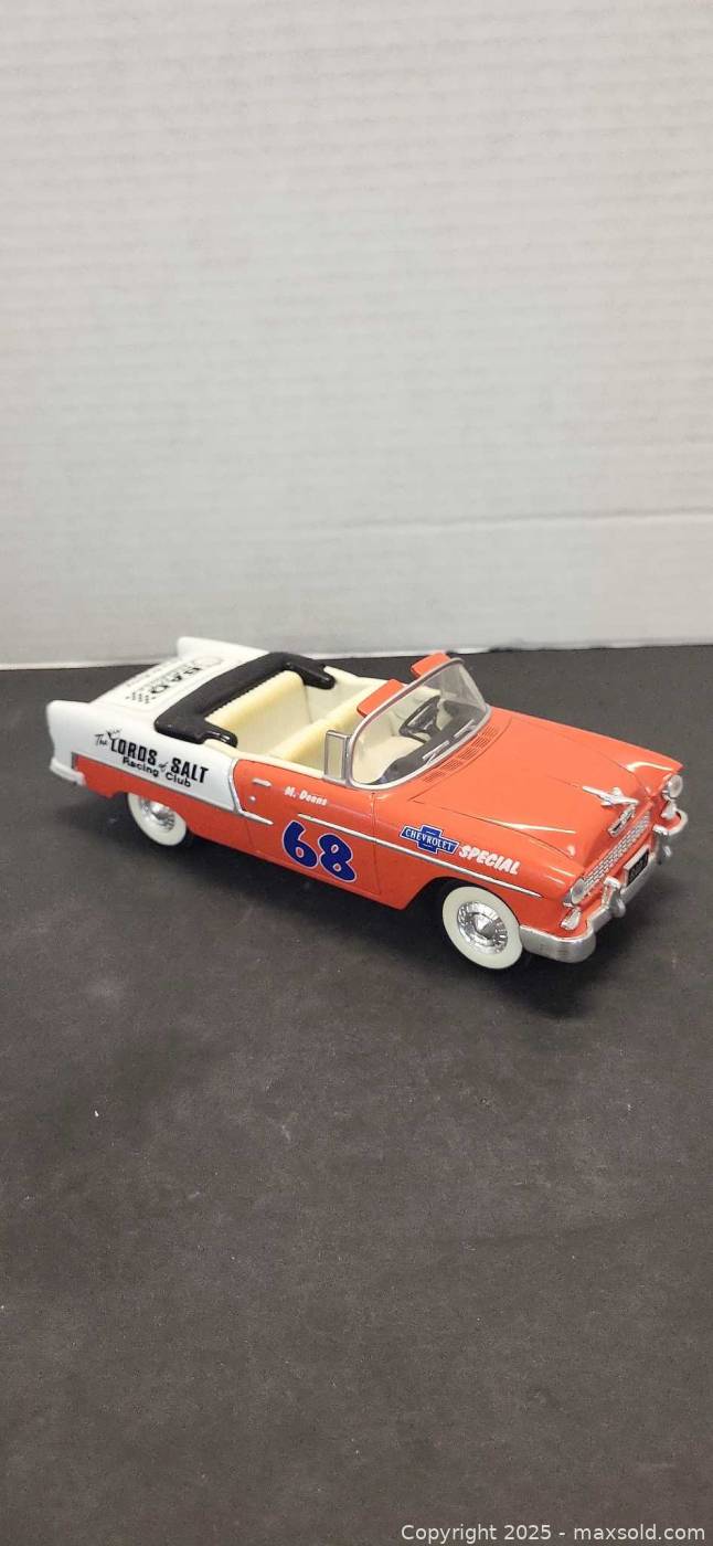Vintage metal model cars | Maxsold