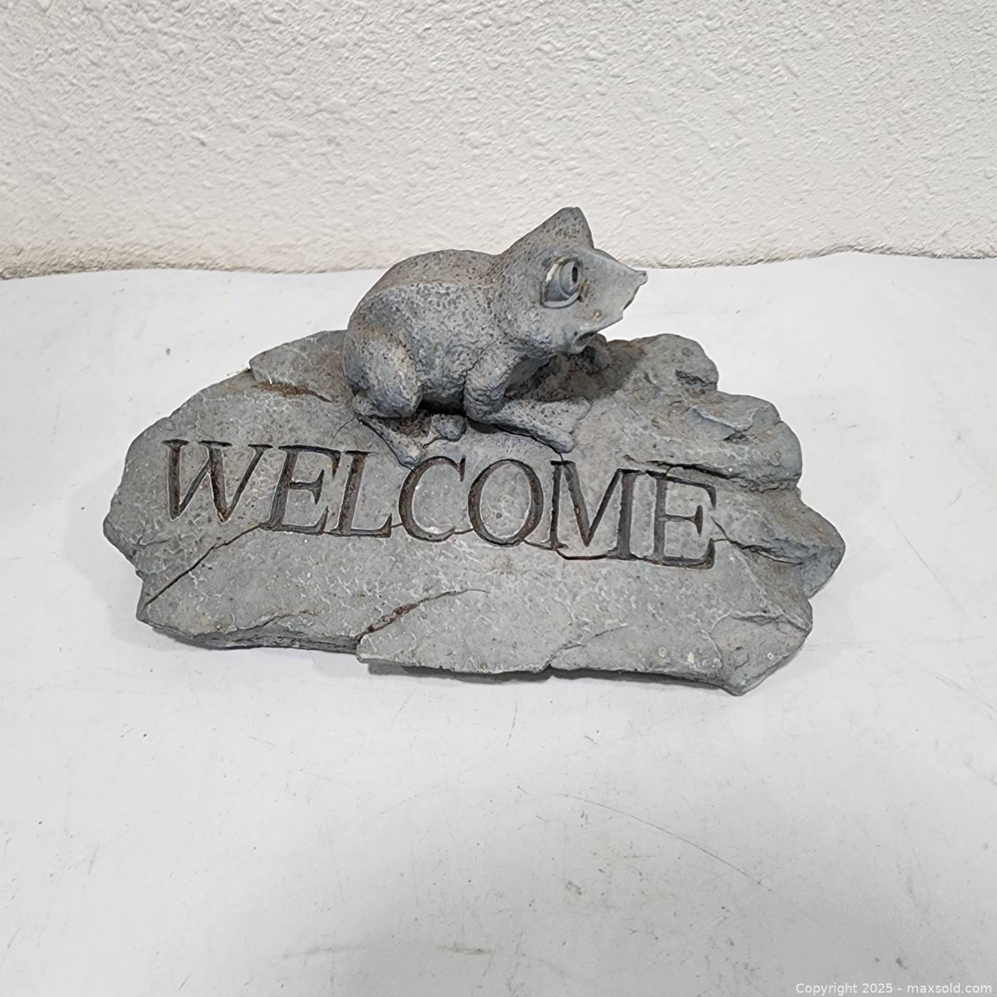 Cast Concrete Frog Welcome Sign | Maxsold