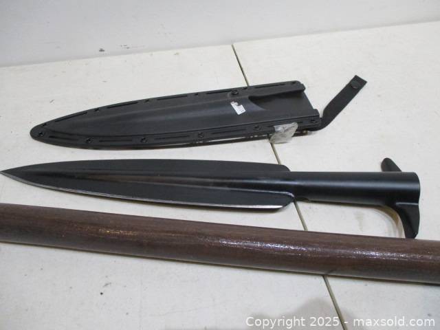 Cold Steel boar hunting spear with sheath | Maxsold