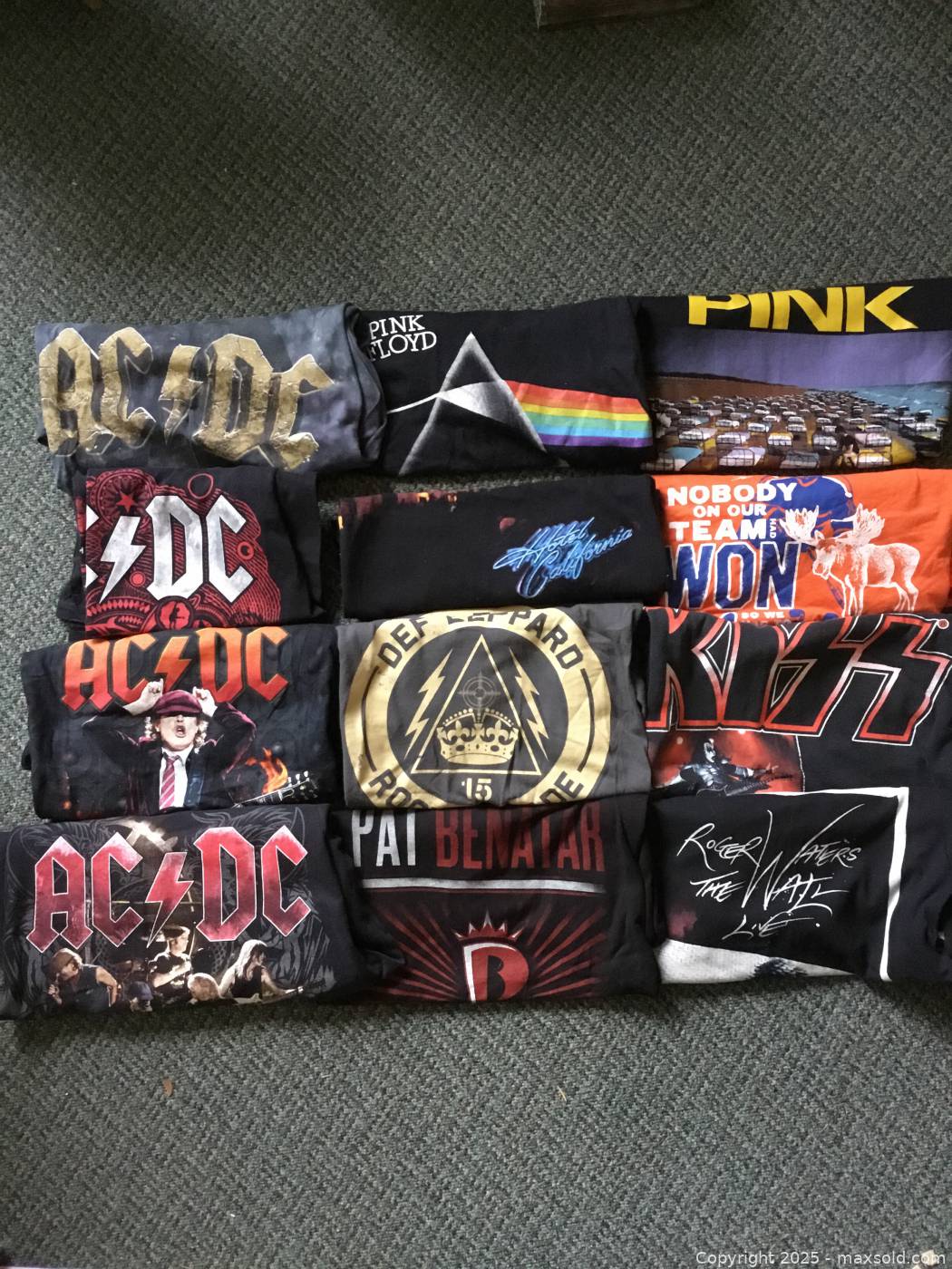 12 Concert & Band T-Shirts, Medium/Large | Maxsold