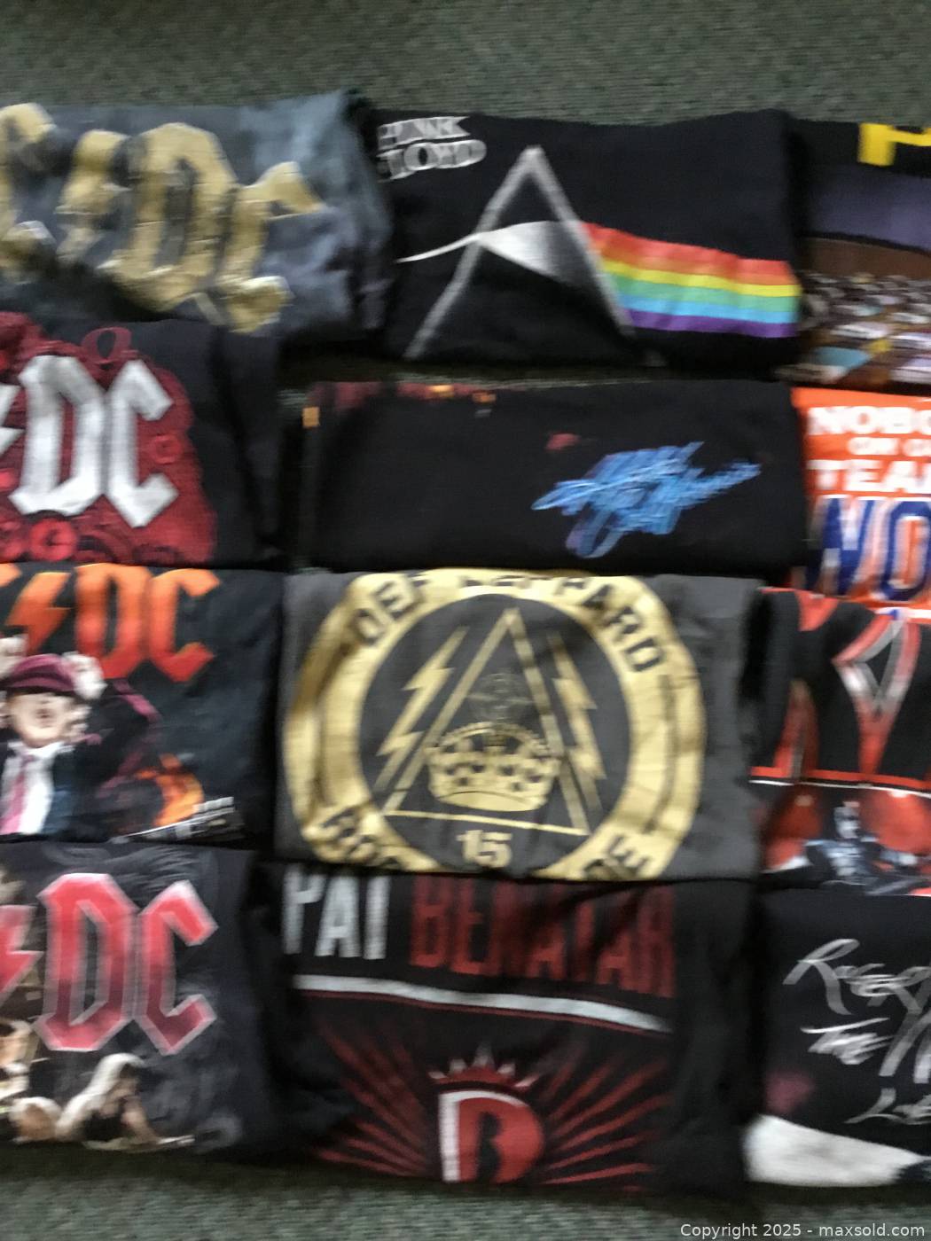 12 Concert & Band T-Shirts, Medium/Large | Maxsold