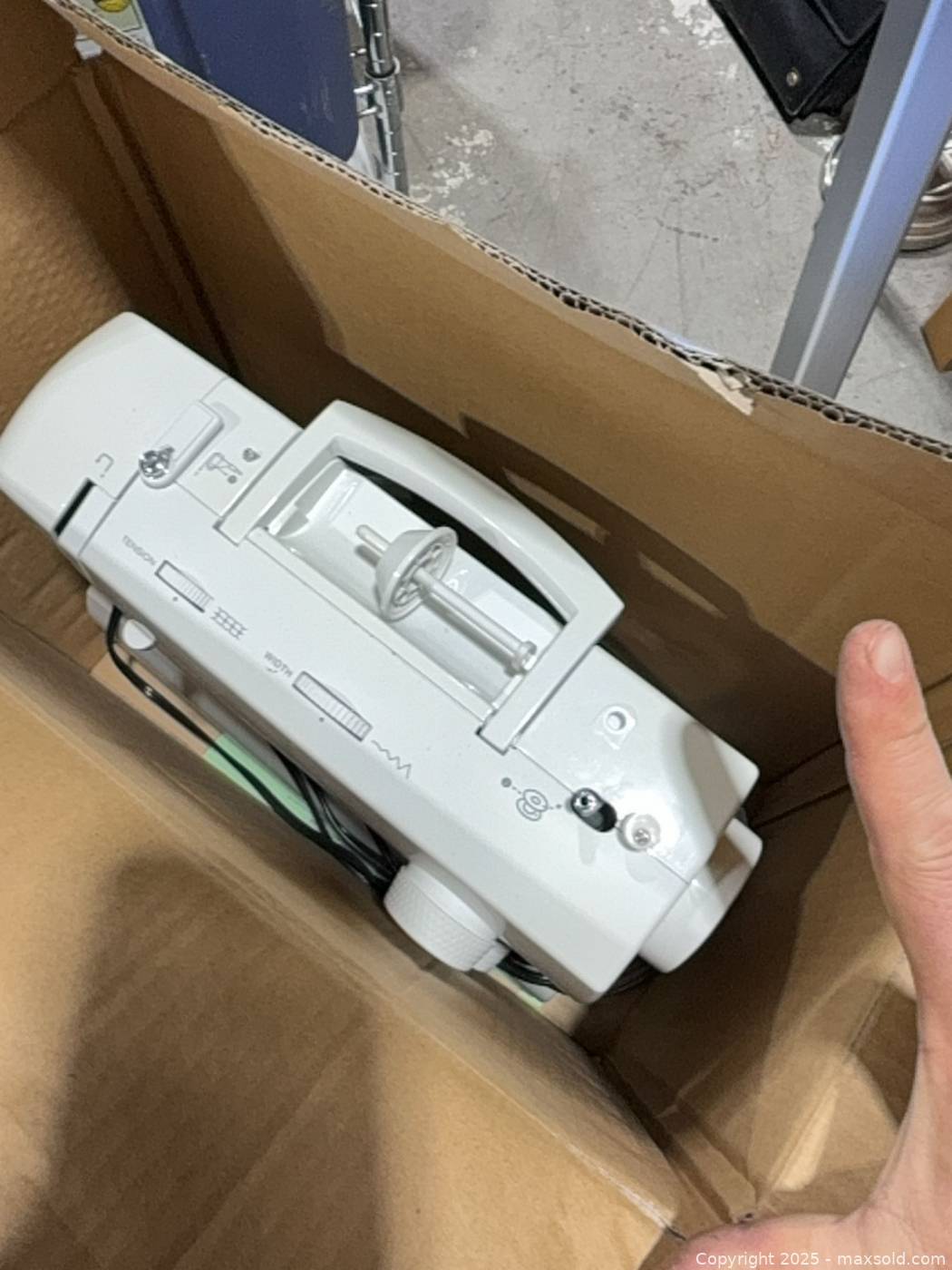Singer Talent 3323S sewing machine in box | Maxsold