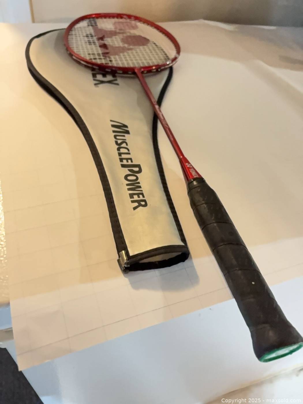 Yonex Muscle Power badminton racket with cover | Maxsold
