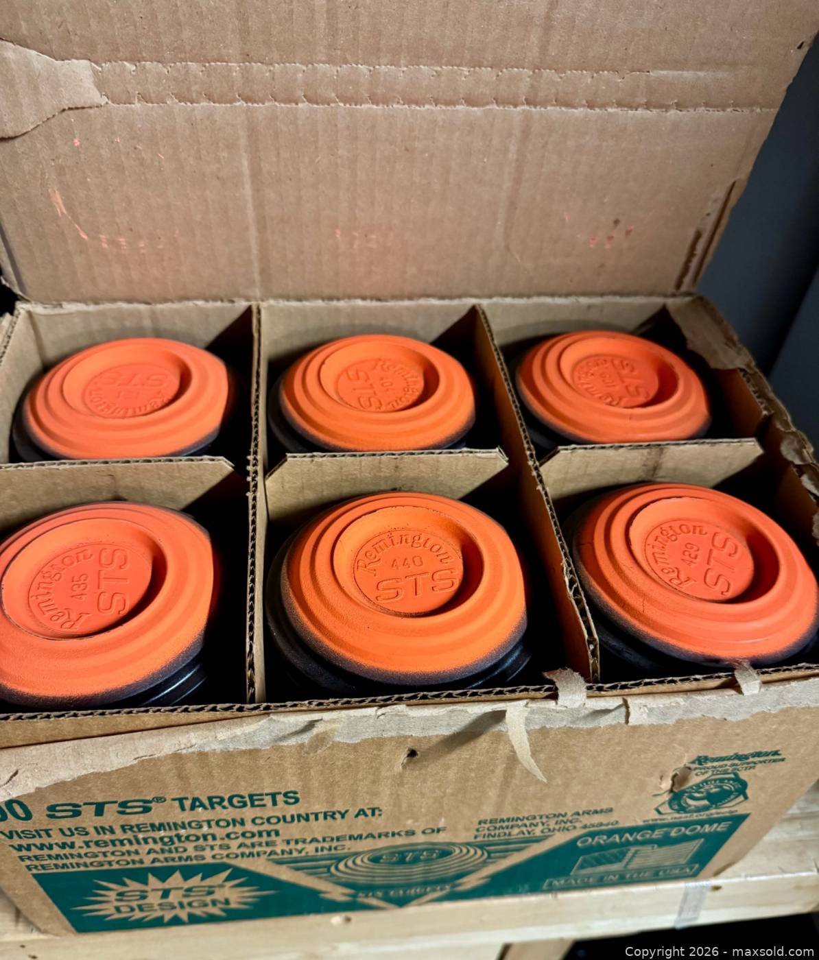 Remington 90 STS Orange Dome clay targets | Maxsold