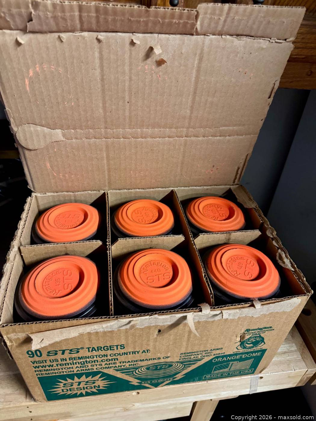 Remington 90 STS Orange Dome clay targets | Maxsold