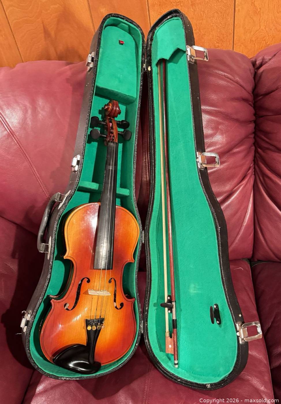 Lark violin with bow and case | Maxsold