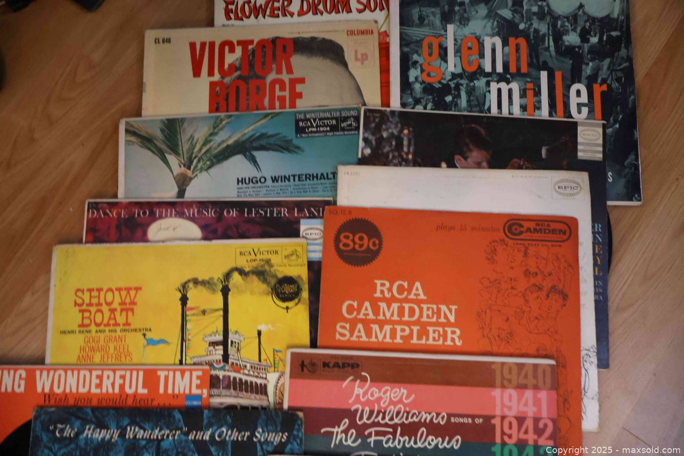 Large selection of vintage 33⅓ & 78 rpm records | Maxsold