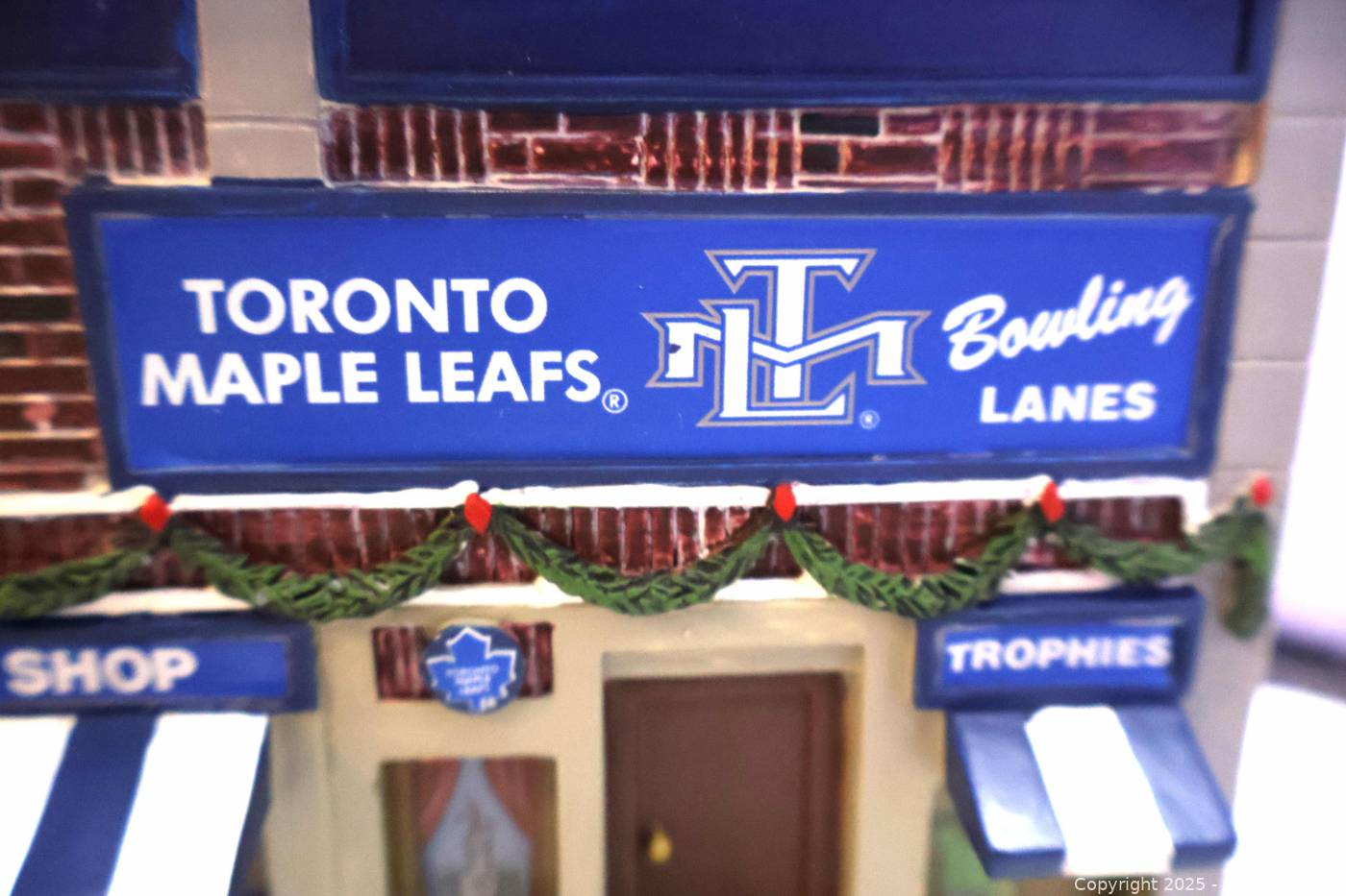 2005 Hawthorne Village Toronto Maple Leafs Bowling Lanes limited ...
