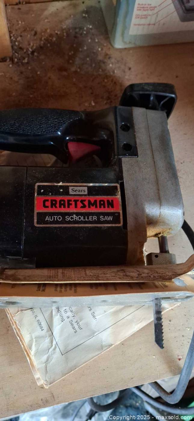 Craftsman Auto Scroller Saw, metal mitre box and backsaw | Maxsold