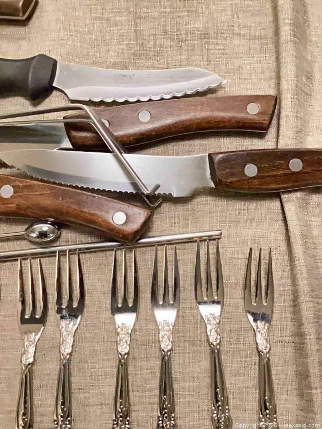 Mixed stainless flatware and kitchen utensils 25-30 pcs | Maxsold