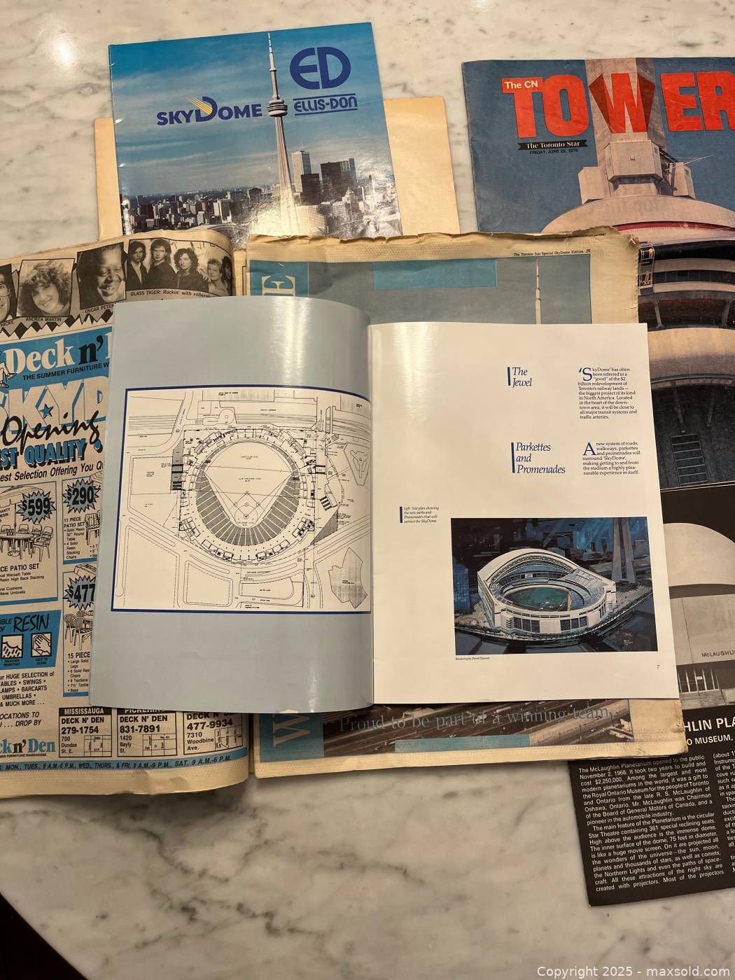 Toronto landmark pamphlets and brochures | Maxsold