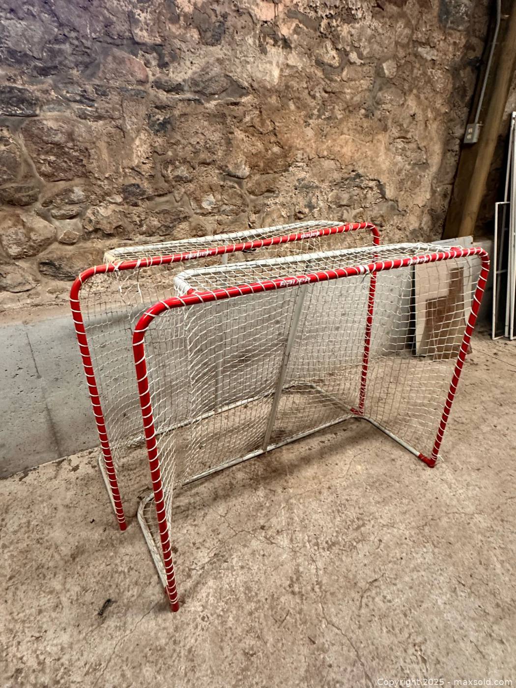 Pair of Bauer hockey nets | Maxsold