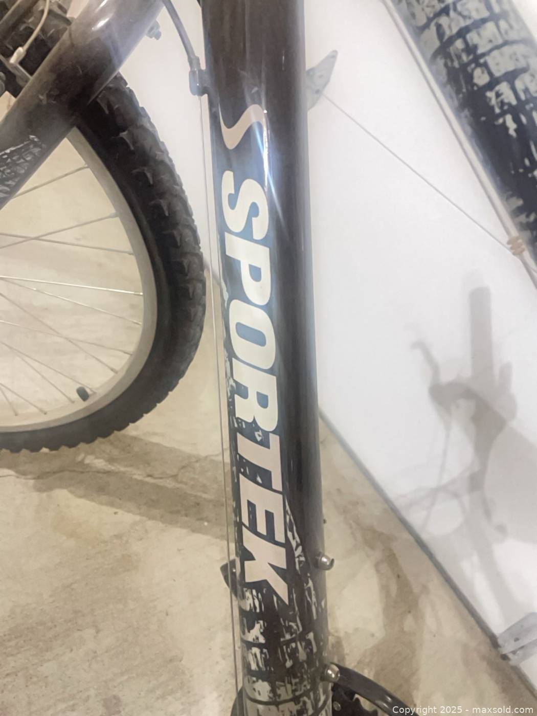 Sportek Ridge Runner youth bike 22-inch wheels | Maxsold