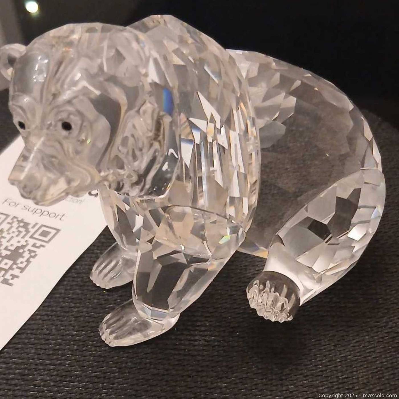 Swarovski crystal grizzly bear figurine | Maxsold