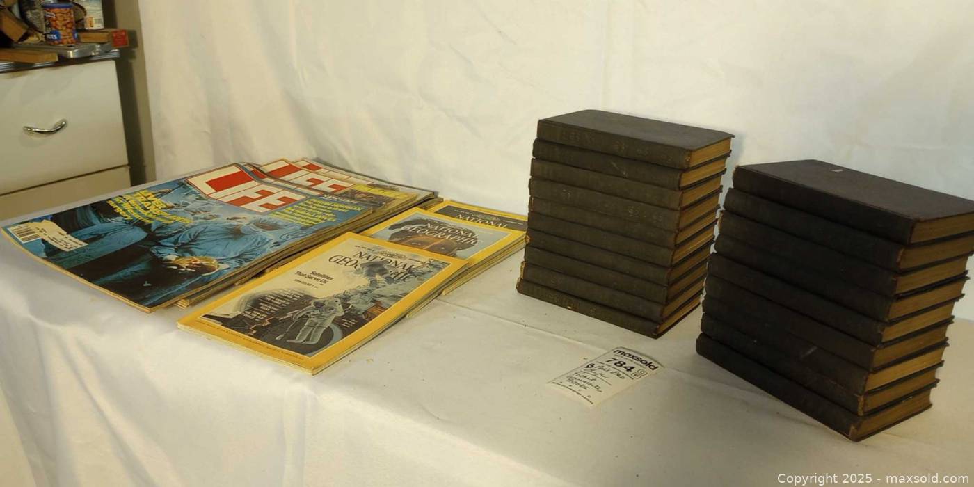 Vintage LIFE & National Geographic magazines with 16 Pocket University ...