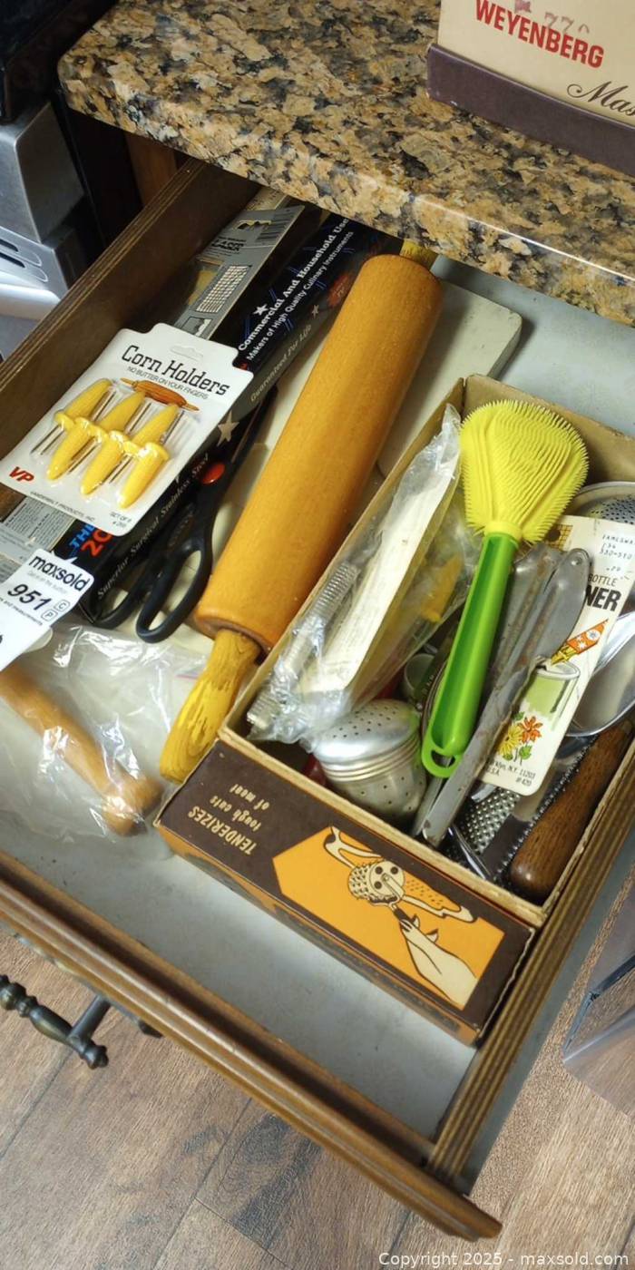 Mixed Kitchen Utensils 12-18 pcs | Maxsold