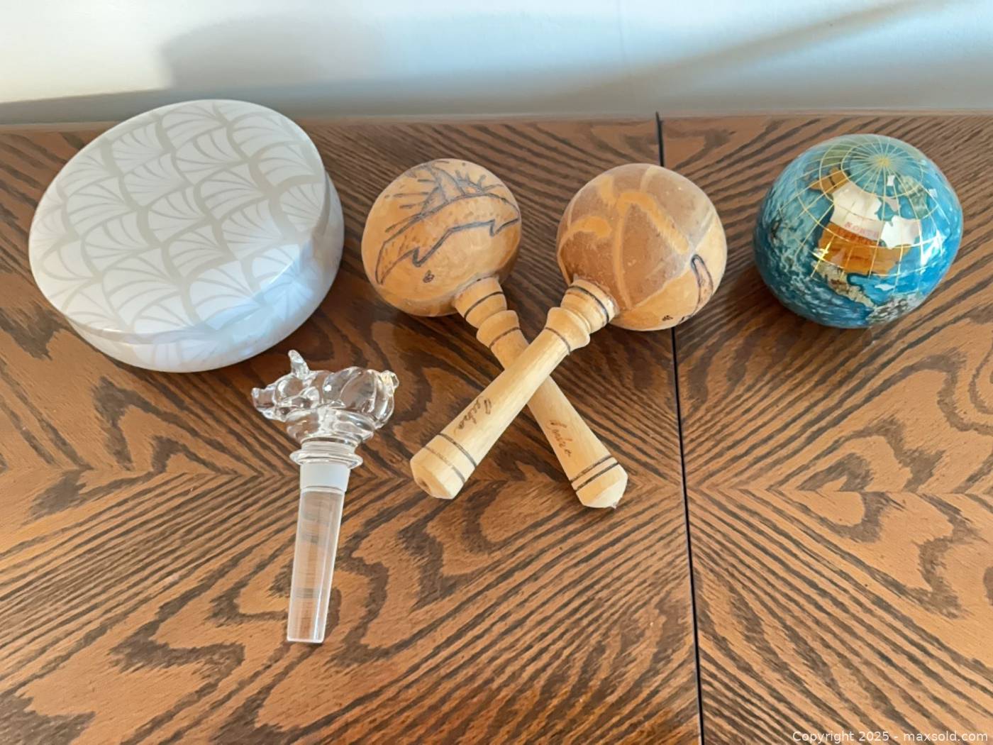 Gemstone globe, maracas, Mikasa stopper | Maxsold