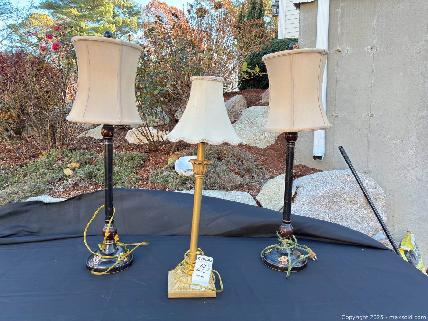 Lot of 3 contemporary table lamps | Maxsold